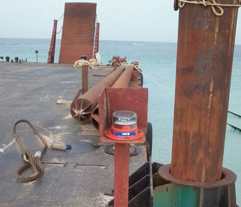 Barge Light | 2NM Bargesafe Solar | Barge Lights | Products | Sealite